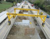 China 5m 60m Span Mobile Gantry Crane With Single Hook for sale