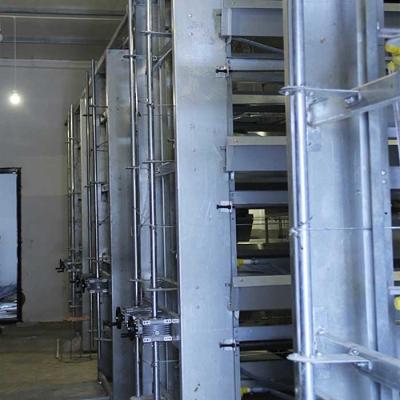 Cina Meno gabbia dell'interno del pollo di spreco dell'alimentazione, gabbia dell'azienda avicola di alimentazione automatica in vendita