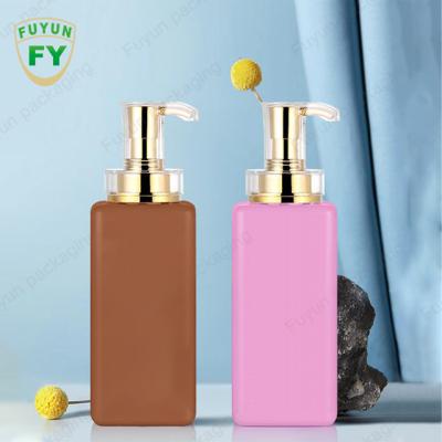 China Refillable 500ml Plastic Lotion Bottles With Gold Pumps Leak Proof for sale