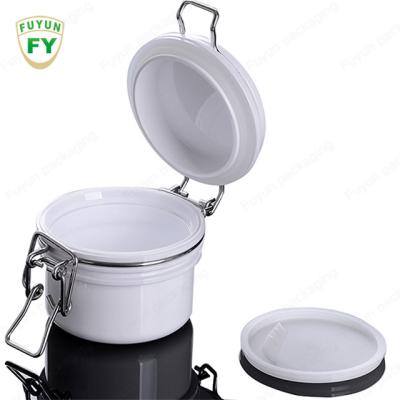 China 120ml de witte Plastic Verpakkende Kruiken van de Suikergoedsnack met Flip Top Stainless Metal Lock Te koop