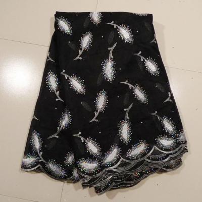 Cina Tessuti africani in bianco e nero del pizzo, camicia dell'iniettore in vendita