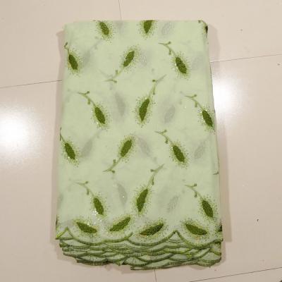 中国 衣服のための緑によって刺繍されるアフリカのレースの生地、 販売のため