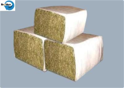 Cina Eco Friendly Plastic Hay Bale Covers Woven Polypropylene Fabric 0.6 - 1.1 Mm Thick in vendita