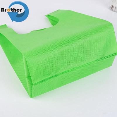 Cina Ecofriendly Home Textile High Quality PP Spunbond Nonwoven Fabric Reused Bags for T-Shirt or Gifts in vendita