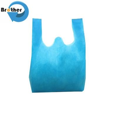 Cina Wholesale Cheap Die Cut Non Woven Cloth Shopping Bag T Shirt Non Woven Shopping Bag in vendita
