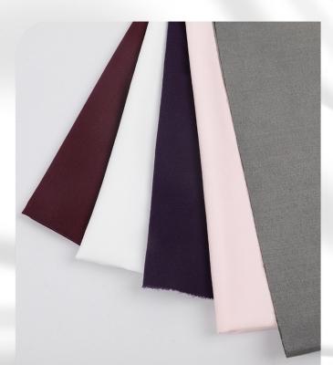 China Quick-Dry Peach Skin Fabric - Moisture-Wicking & Lightweight Polyester for Activewear, Swimwear & Jackets for sale