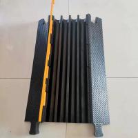 China Folding Portable Rubber Cable Protector Speed Bump for sale