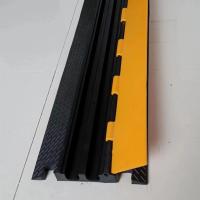 China Cost Effective One Channels Rubber Cable Protector Economic Cable Protector Rubber for sale