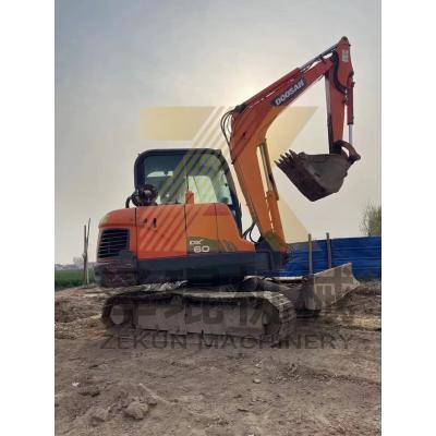 Cina Escavatori Doosan DX60 usati con motore YANMAR e valvola idraulica in vendita
