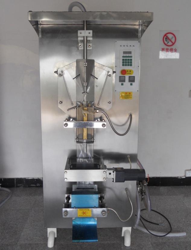 Easy-to-Operate Liquid Filling Machine with 1000/2000/4000 BPH Capacity 220V