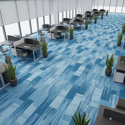 China Dark Blue Gradient Pixel Carpet Planks Polypropylene Thick Carpet Tiles Anti Mite for sale