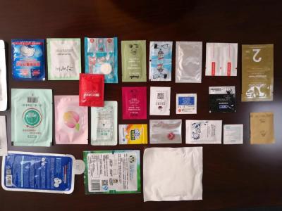 China Alcohol Wet Wipes Packing Machine Horizontal 4 Folding Vertical 8 Folding for sale