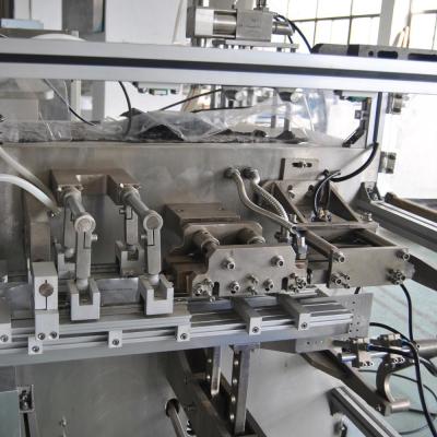 Cina Maschera di protezione di alta efficienza che taglia la macchina imballatrice della maschera facciale regolabile di velocità della macchina imballatrice di piegatura in vendita