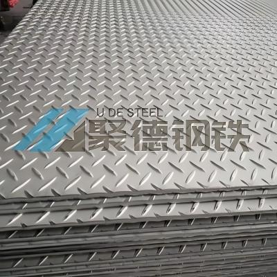 China 304 Stainless Steel Chequered Plate 0.3mm - 3.0mm Thickness Anti-Slip Wear Resistant Patterned Sheet for sale