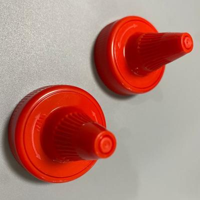China 28 mm kleefmiddel Flip Screw Caps met op maat gemaakte aanvraag in plastic Te koop
