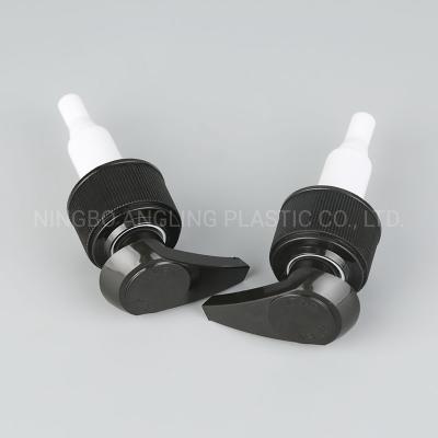 Cina 28/410 Pompa di lozione di plastica a chiusura sinistra destra in nero per applicazioni professionali in vendita