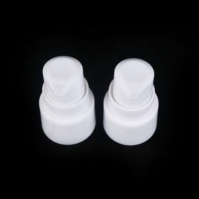 Cina 24/410 PP Over Cap Treatment Pump Dispenser di plastica per prodotti cosmetici monouso in vendita