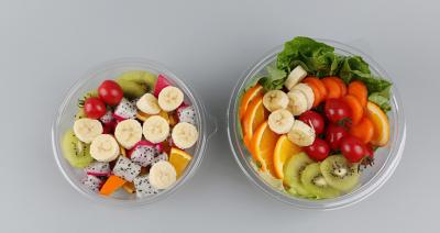 China Cuenco desechable de 24 oz con tapas para alimentos Cuenco desechable de plástico personalizado con tapa recipiente transparente Cuenco de ensalada en venta