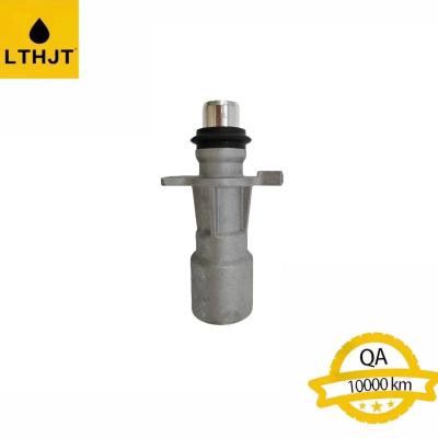 China LR028136 Oil Cooler to Water Pump Hose for Land Rover 3.0L V6 5.0L V8 for sale