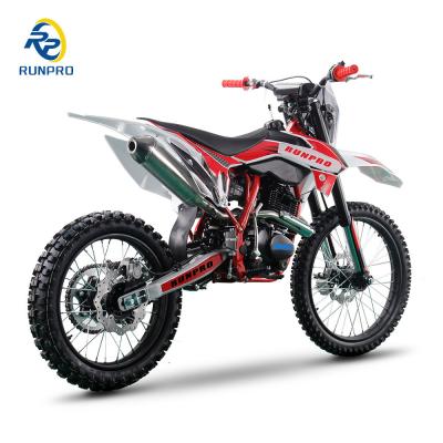 Cina Motocross 250cc approvato CE con pneumatici a cerchiera in alluminio e cambio marcia internazionale in vendita