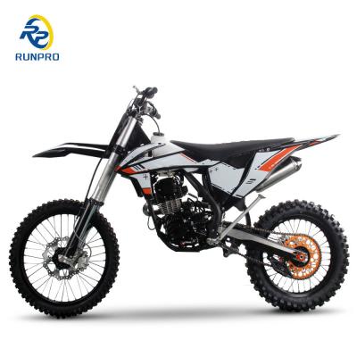 Cina Velocità massima 80 km/h Altro Motore 300cc Motore a benzina Motocicletta a quattro tempi raffreddata ad acqua in vendita