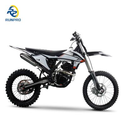 Cina Velocità massima 80 km/h Altro Motore 300cc Motore a benzina Motocicletta a quattro tempi raffreddata ad acqua in vendita