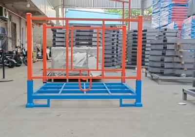 China Cage a pallet pieghevoli pesanti in magazzino risparmio di spazio blu e arancione for sale