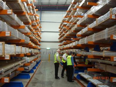 China Vertical Heavy Duty Cantilever Racking Systems , cantilever storage racks for sale