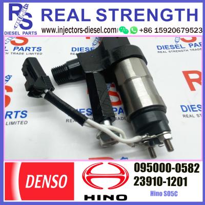 Cina Iniettore comune della ferrovia 095000-0580 095000-0581 095000-0582 9709500-058 per Hino/Toyota S05C 23670-78010 23910-1201 in vendita
