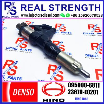 中国 共通の柵の注入器095000-6811 HINO J08Eのための095000-6812 098000-6813 23670-E0201 23670-E0202 23670-E0203 販売のため