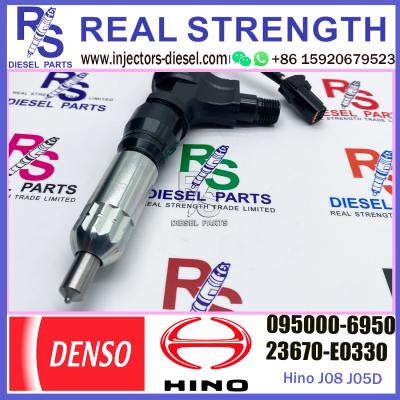 Cina Iniettore comune diesel 23670-E0330 9709500-695 095000-6951 095000-6950 della ferrovia per il diesel di HINO J05C J05D in vendita
