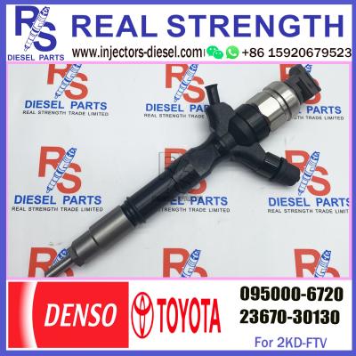 Cina nuovo iniettore di combustibile diesel comune originale della ferrovia 095000-6720 23670-30130 per i TOYO-tum 095000-6720 23670-30130 in vendita