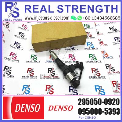 Cina Iniettore di combustibile diesel di alta qualità 295050-0240 ugello di iniezione Common Rail 295050-0920 per motore diesel in vendita