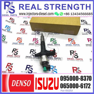 Cina Iniettore di carburante per motori diesel 095000-8370 095000-8373 8-98119228-3 Iniettore Common Rail 095000-8370 in vendita
