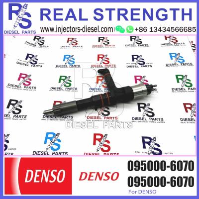 Cina Huida SAA6D125E-5 motore iniettore di carburante 6156-11-3100 095000-6070 con imballaggio originale in vendita