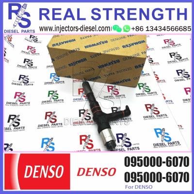 Cina Iniettore diesel di alta qualità 095000-6070 per KOMATSU PC350-7 PC400-7 Iniettore 6251-11-3100 in vendita
