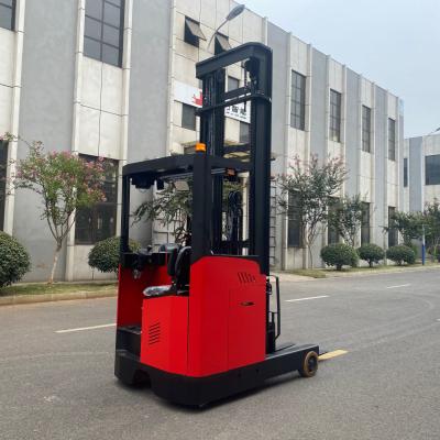 Cina 2 tonnellate 2000 kg sedile a batteria 24V carrello elevatore elettrico 3m-6m in vendita