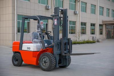 Cina Forklift di sicurezza diesel 3 tonnellate diesel forklift elettrico 4 ruote forklift per magazzini in vendita