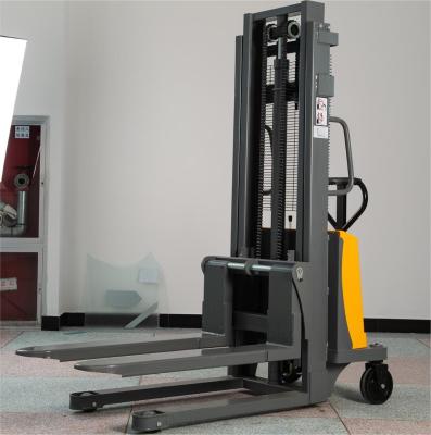 Cina 1500 kg 1,5 t Semi-elettrico pallet stacker sollevamento 2m 3m 3000 mm tipo Walking pallet forklift in vendita