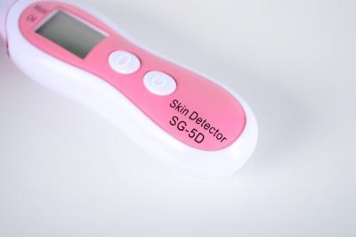 Cina Mini analizzatore portatile B203 dell'umidità della pelle di Digital dell'ABS per le ragazze, antibatterico in vendita