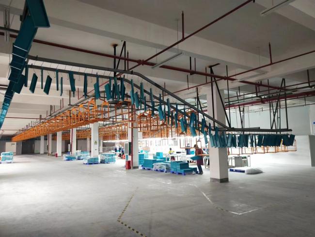 Eco-friendly wooden packaging for whiskey