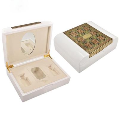 China Custom Perfume Wooden Box Laser Engraved Handmade With Velvet Lining for sale