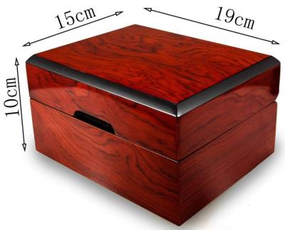 China Luxury Glossy Custom Watch Box Classic Rectangle Design Versatile Wood Watch Packing Box for sale