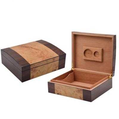 China High Gloss Luxury Spanish Cedar Cigar Box With Humidity Regulation for sale
