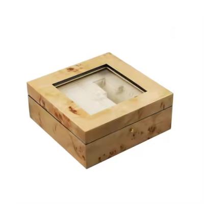 China Lacquered Wooden Perfume Box with Velvet Lining Luxury Gift Packaging for sale