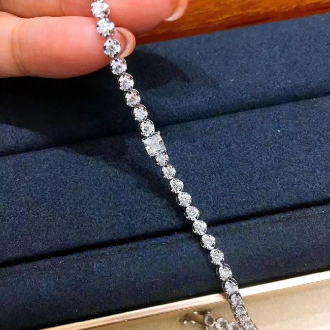 Round Shape with Princess Cut Diamond Bracelet
