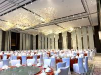 China Movable Hotel Partition Wall with 80mm Thickness and 50dB Sound Insulation - Class A Fire Rated Aluminum Alloy System for sale