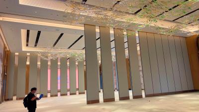 中国 吊り掛け音隔壁 折りたたみ可能なデザイン 環境に優しい材料と騒音制御のための簡単な設置 販売のため