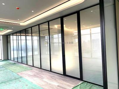 中国 オフィスと商業用スペースのためのオフィス隔壁を簡単にインストールする アルミ表面材料 販売のため