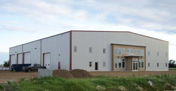 Quality Light / Heavy Steel Structure Workshop With Heat Treated Frame Bolt Welded Connection for sale